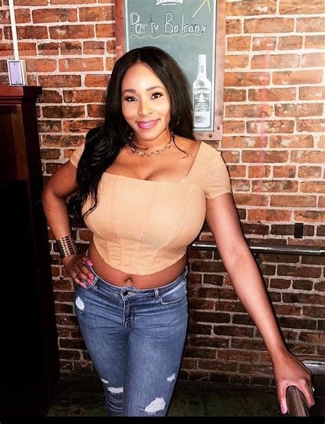 Amber Jayanth Wxix R Curvynewswomen