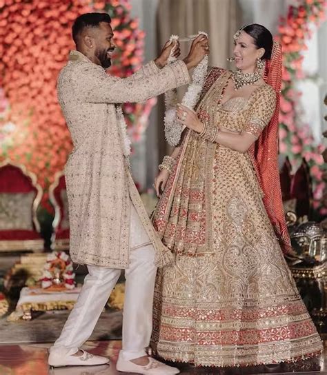 क्रिश्चियन के बाद अब हिंदू रीति रिवाजों से एक दूजे के हुए नताशा और