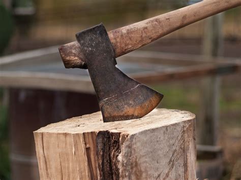 This Axe Throwing Workout Is The Manliest Thing Youll Watch All Day
