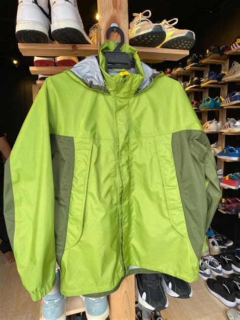Mizuno jacket, Men's Fashion, Coats, Jackets and Outerwear on Carousell