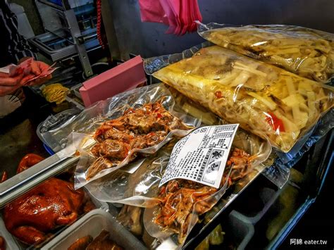 桃園美食雞大王甘蔗雞鹽水雞營盛黃昏市場 甘蔗雞煙燻香氣撲鼻，雞肉多汁，龜山美食，營盛黃昏市場美食 阿綿吃fun最大