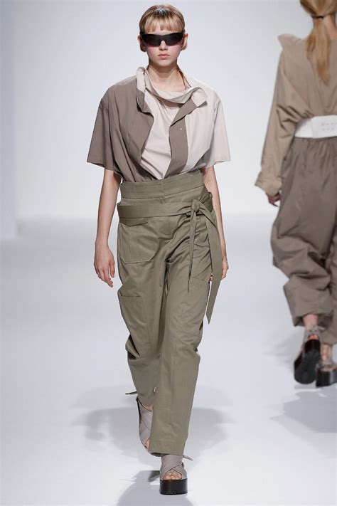 Chalayan Ready To Wear Fashion Show Collection Spring Summer 2017 Presented During Paris