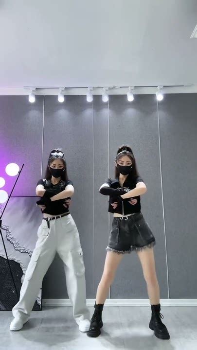 喊上姐妹一起跳出小蛮腰～跟你的姐妹一起拍 Youtube