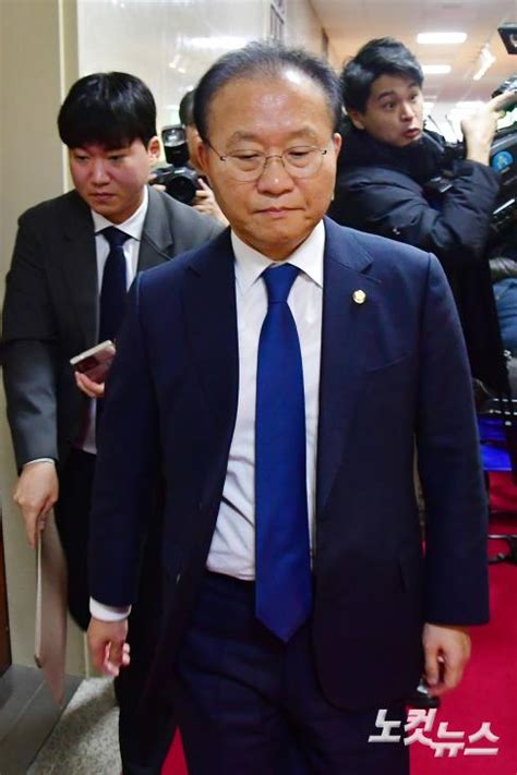 국회의장 여야 원내대표 비공개 회동 마치고 이동하는 윤재옥 원내대표 노컷뉴스