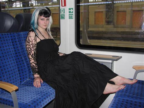 Moni Barfuss In Der Bahn By Burkhard1955 On Deviantart