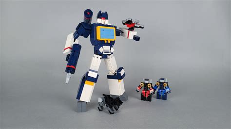 Lego Soundwave Transformer Drops Some Heavy Beats The Brothers Brick