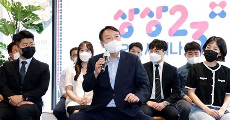 이준석 “윤석열 쩍벌 개선되면 호재”尹측도 “매일 나아지겠다” 조선비즈