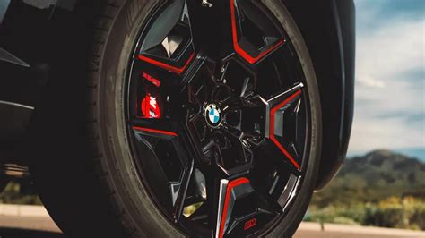 Bmw Xm Label Red 748 Ch Et Du Rouge à Lèvres Topgear