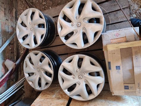 Продам диски с колпаками. ПРОДАНО. — Renault Megane III, 1,5 л., 2013 ...
