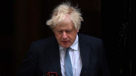 Partygate Boris Johnson übernimmt Verantwortung Bleibt Aber Im Amt