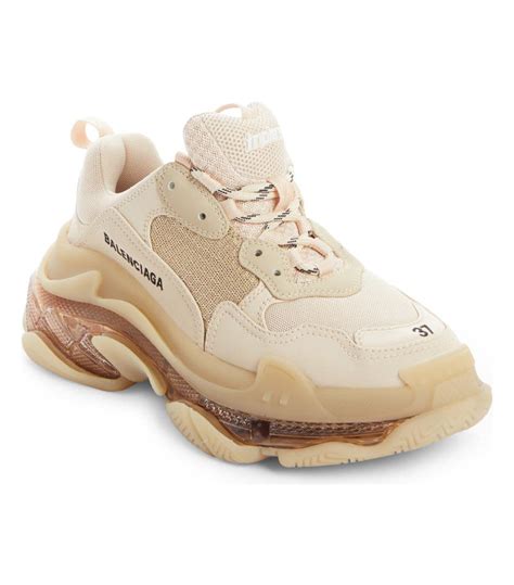 The Worst Sneakers For Your Feet According To A Podiatrist Who What Wear