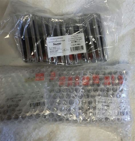 ワールドトリガー サンリオコラボ ミニアクリルスタンド1＆2セット メルカリ