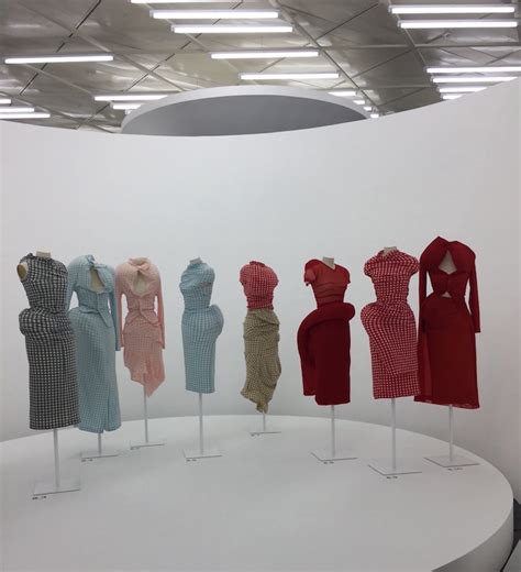 Historical Design I Hdi Exhibition Tip Rei Kawakubocomme Des Garçons