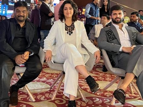 Bday Spl 35 की उम्र में कुंवारी हैं Charmy Kaur शादीशुदा शख्स के साथ