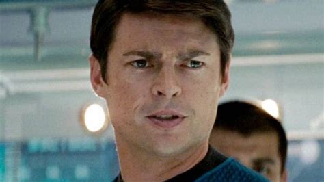 Star Treks Karl Urban Honored Deforest Kelley Despite Being Free To
