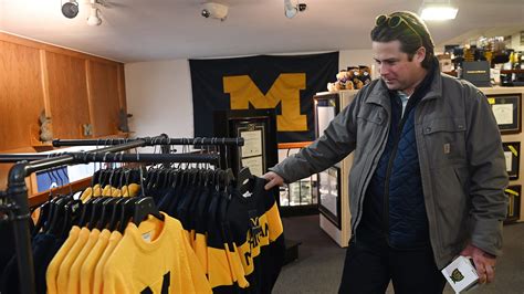 M Den Twelve Oaks Mall Location To Close Business Prepping For Sale