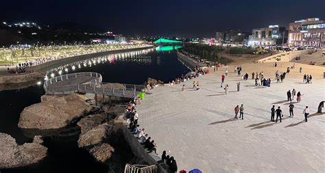 دناڤبەرا دوهی و ئەڤرو دا ئیدارا سەربەخۆ یا زاخۆ