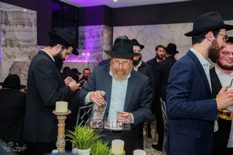 Lchaim Weiss Block