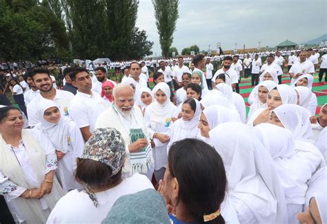 Modi Leads Yoga Day Celebrations In Srinagar Asian News From Uk