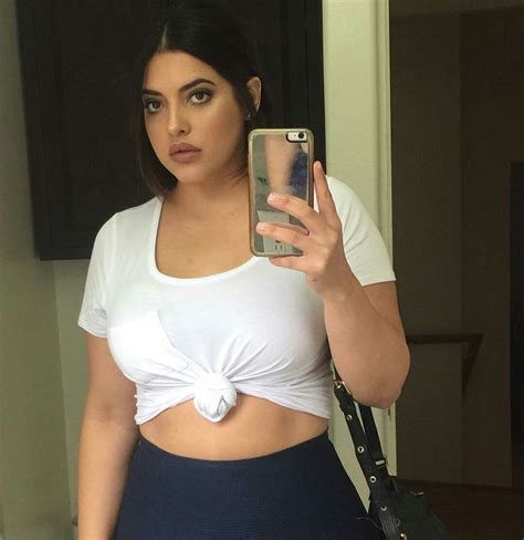 Pin By Karan Kansara On Denise Bidot Plus Size Model Curvy Model