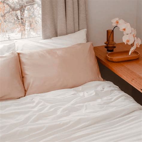 This Tiktok Viral Silk Pillowcase Eliminates Acne In Two Weeks