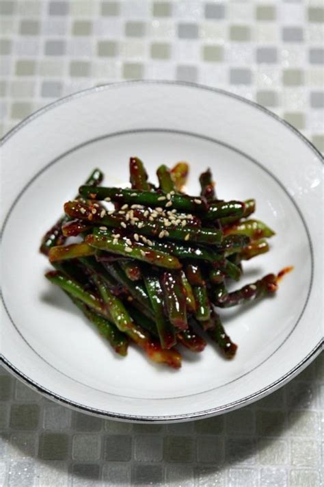 달큰한 밑반찬 마늘쫑무침