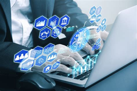 실업가의 손은 Ai에 노트북 키보드 명령 일에 홀로그램 쇼 Ai 돌진 널 체계 Ai 기술 개념이 타자를 치고 있습니다 35 39