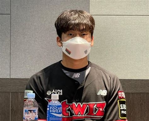 Ps 최연소 세이브 Kt 박영현 아직도 손 떨려종합 파이낸셜뉴스