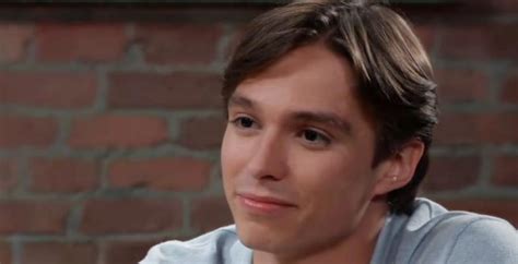 ‘gh Alum Nicholas Alexander Chavez Caught Kissing Costar Daily News