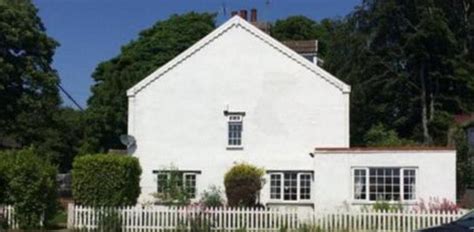 Cliff Cottages Hessle East Riding 3 Bed Cottage £155000