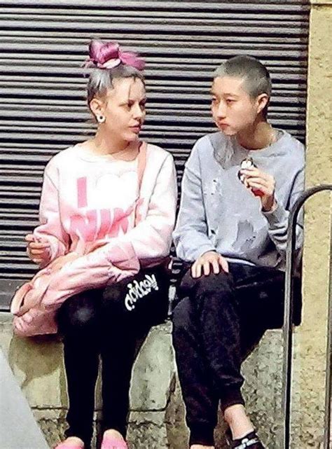 成龍私生女喊話要認爸爸，吳卓林公開與女友訂婚，成龍：拒絕相認 每日頭條