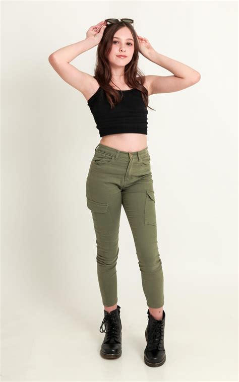 Lara Rowlatt — Tamblyn Model Management