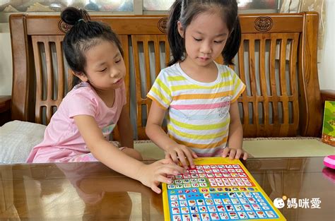 孩子的第一台手提觸控平板：ㄅㄆㄇ．abc．數字加法．九九乘法 內含注音符號英文字母數字九九乘法7首兒歌互動遊戲｜媽咪愛