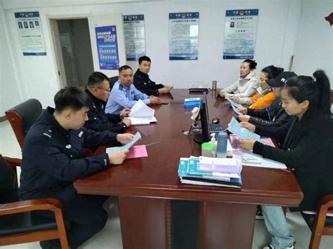 黑龙江省绥棱公安开展打击整治网络谣言宣传普法活动进社区群众甄别