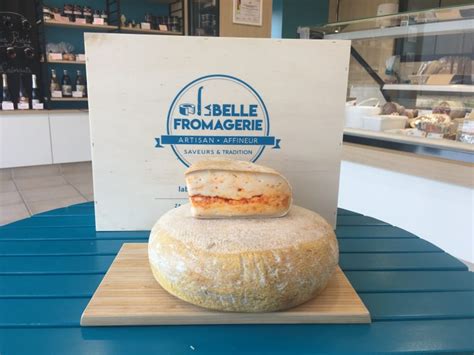 Tomme Chevre Piment D Espelette Fermier La Belle Fromagerie