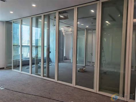 深圳赛勒尔装饰工程有限公司 活动玻璃隔断 折叠玻璃隔断墙 玻璃活动额隔断