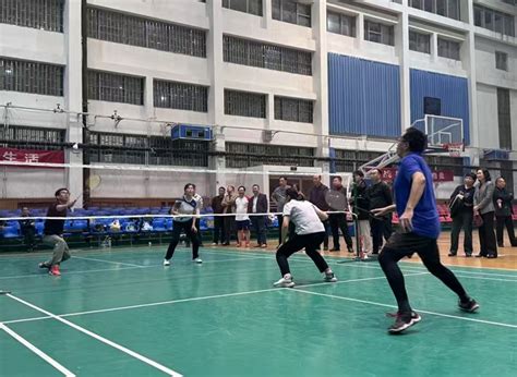 学校2024年教职工羽毛球比赛圆满闭幕 河南牧业经济学院