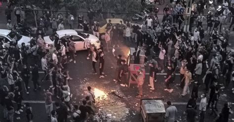 Manifestations en Iran Cest un mouvement féministe et cest la première fois dans l
