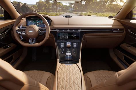 アストンマーティン『db12ヴォランテ』発表。目指したのは究極のオープントップ・スーパーツアラー Autosport Web