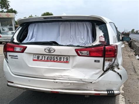 Jaipur District Collectors Car Hit By A Trailer जयपुर कलेक्टर की कार