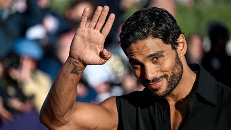 Nassim Lyes à Laffiche Du Film Ad Vitam Itinéraire Dun Nîmois Doué