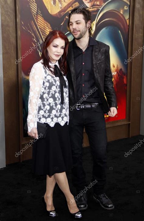 Priscilla Presley E Navarone Garibaldi — Foto Editorial © Popularimages
