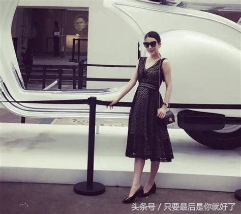 天王嫂方媛曬美照 孕肚明顯開心對鏡頭比剪刀手 每日頭條