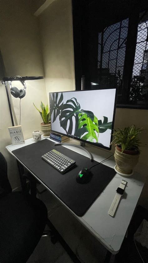 Casual Minimalist Desktop Setup