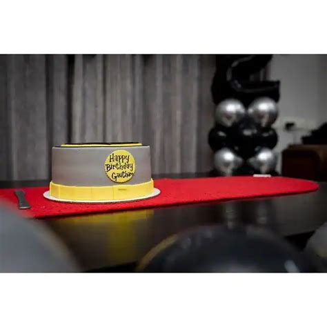 குடும்பத்துடன் பிறந்தநாள் கொண்டாடிய கவுதம் கார்த்திக் கலக்கல்