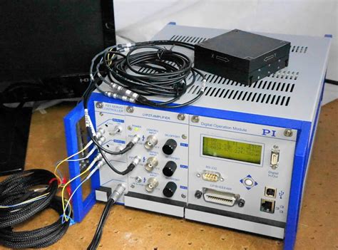 未使用に近いピエゾステージ XY nanopositioning system Closed Loop Travel Range