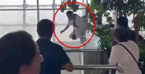 一女子从常州火车站候车厅二楼跳下，警方：系个人原因，正在医院救治腾讯新闻