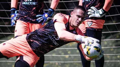 Sport oficializa chegada do goleiro Renan ex Atlético GO NE45