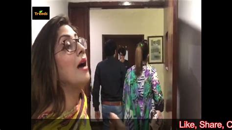 Pti Women Workers Fighting Protest In Lahore Against Distribution Of