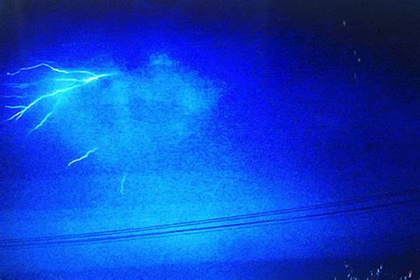 Sunlive Thunderstorm Lashes The Bay The Bays News First